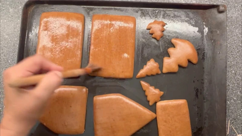 Glazing Gingerbread House parts – Gingerbread Academy